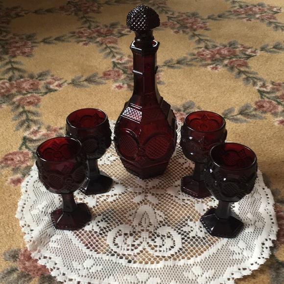 Avon | Kitchen | Vintage Avon Cape Cod Collection Wine Decanter Wfour ...